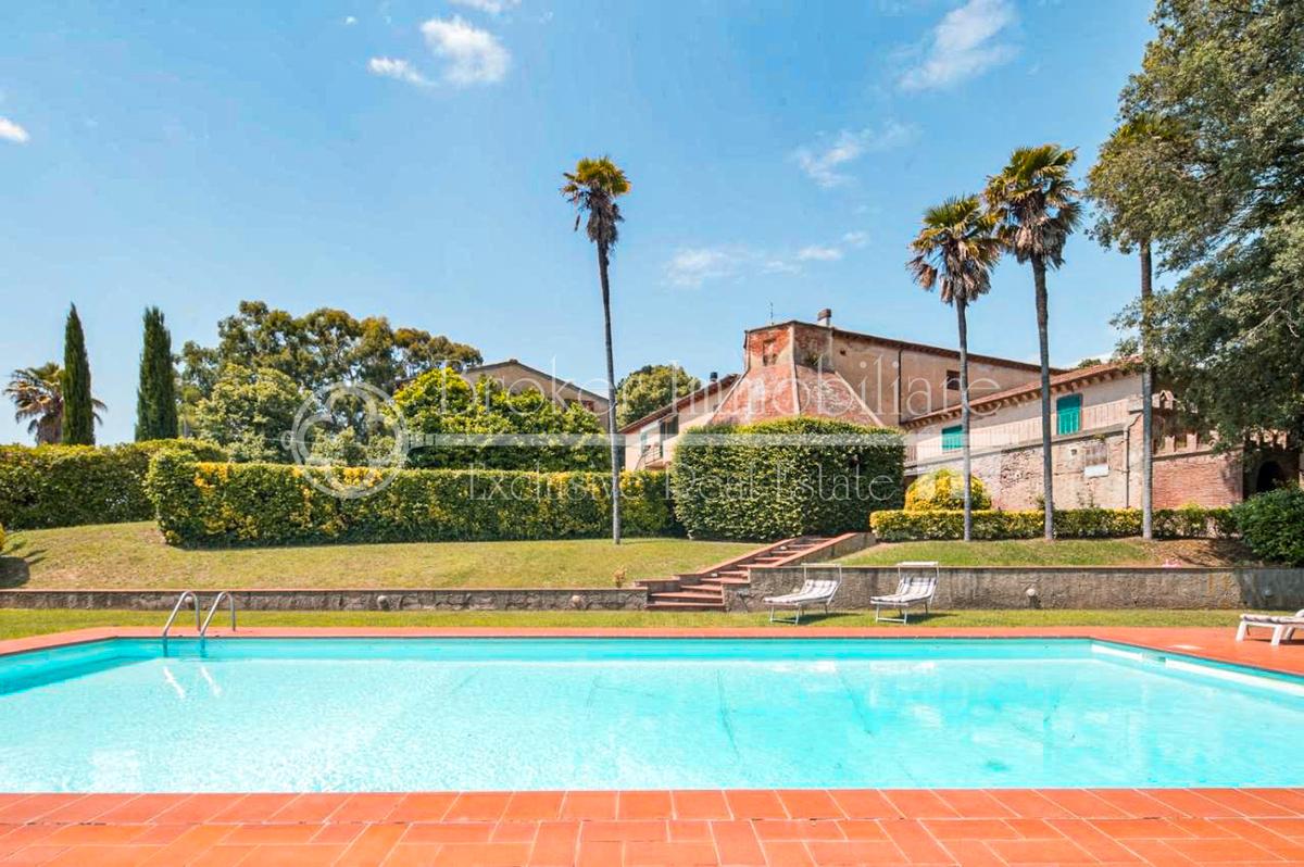 8 Bedrooms Villa for sale in Crespina Lorenzana [566178] | Gate-away®